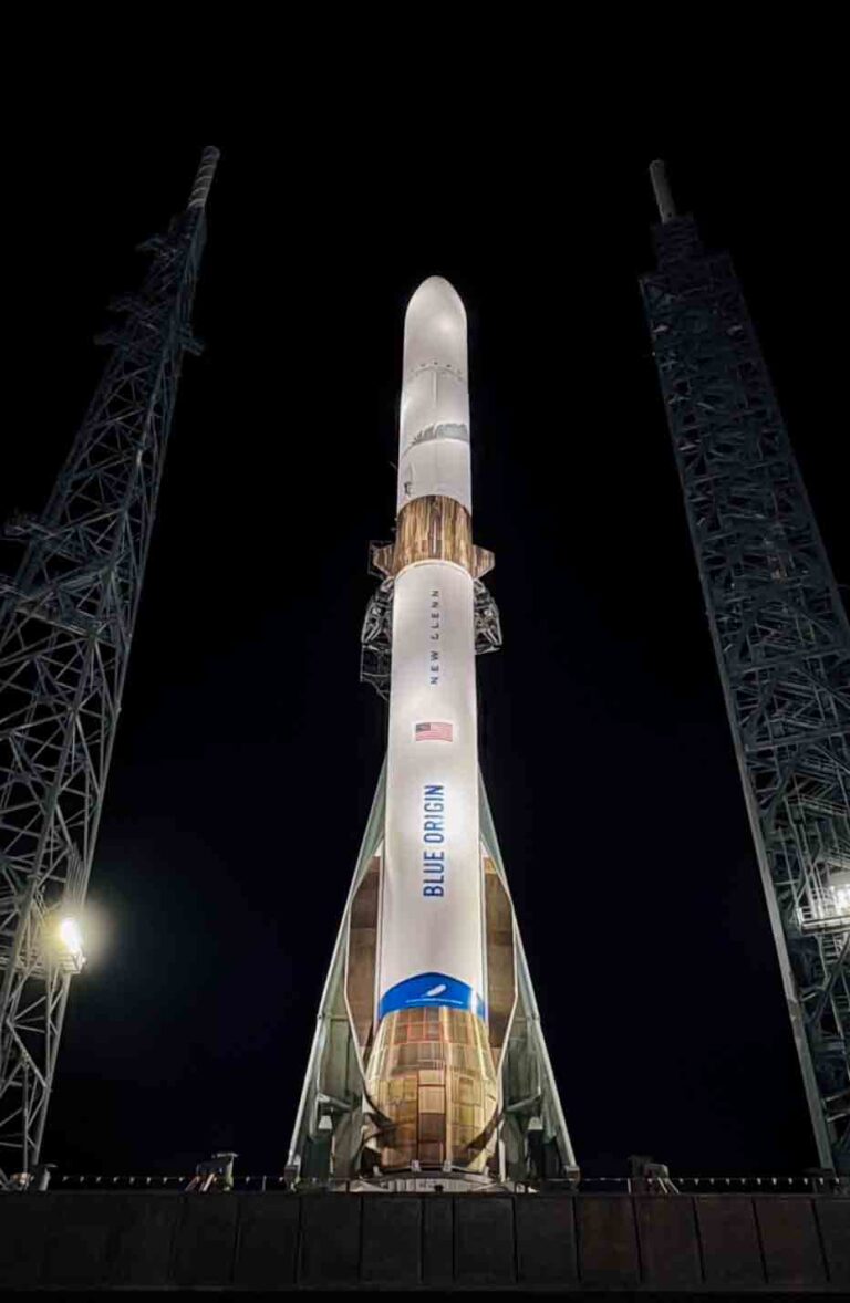 Blue Origin New Glenn vs SpaceX Starship Flight 7: Showdown of Giant ...