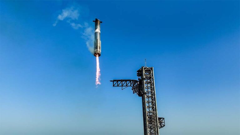 Watch SpaceX Starship Flight 8 Super Heavy booster catch from different ...