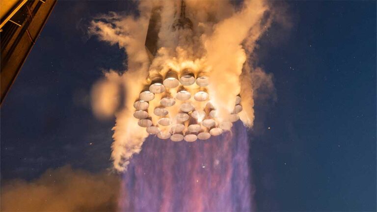 Watch the 9th Starship Flight's booster burning 33 Raptor engines up ...