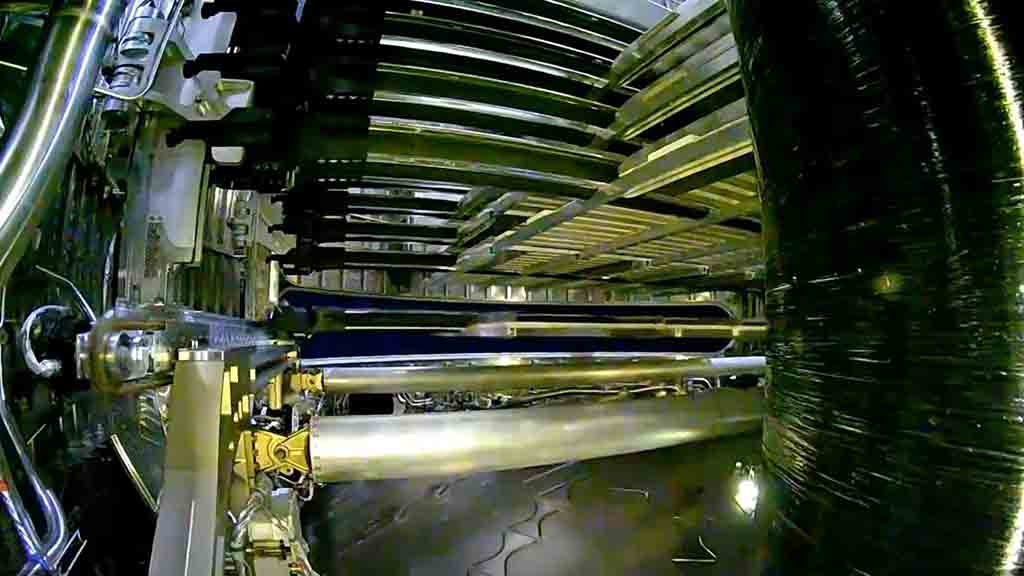 SpaceX Starship completes first-ever payload deployment sequence ...