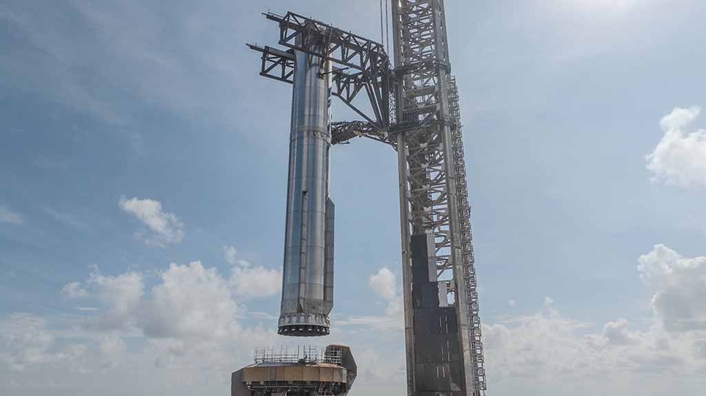 SpaceX stacks Starship Flight 11 booster on the launch pad - EONMSK News