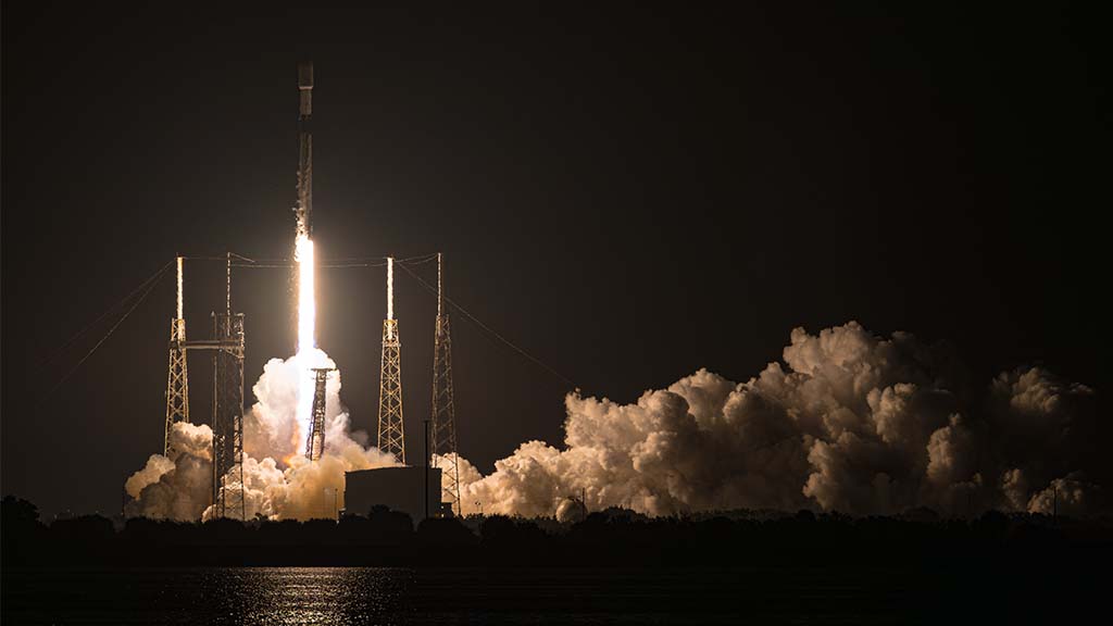SpaceX launches back-to-back Falcon 9s from Florida, delivering 58 ...